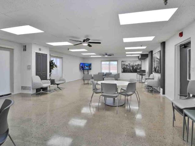 Highland Towers 2 Bedroom Apartment for Rent at 25225 Greenfield Rd, Southfield, MI 48075