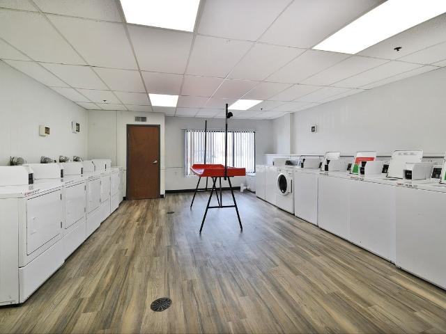 Highland Towers 2 Bedroom Apartment for Rent at 25225 Greenfield Rd, Southfield, MI 48075