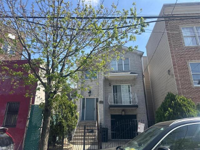 Highland Ave