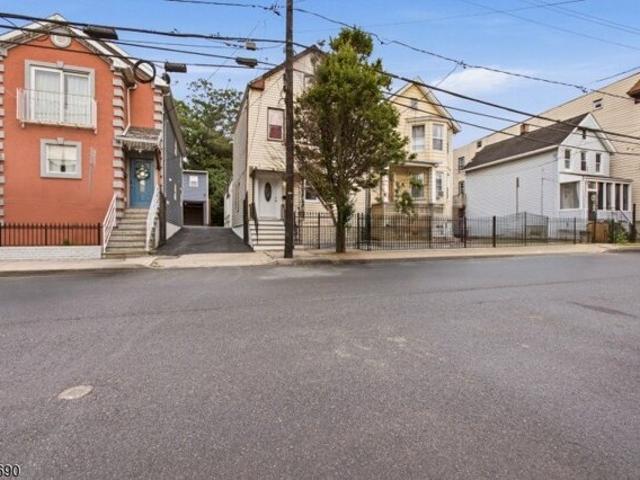 Highland Ave, Newark, Home For Sale