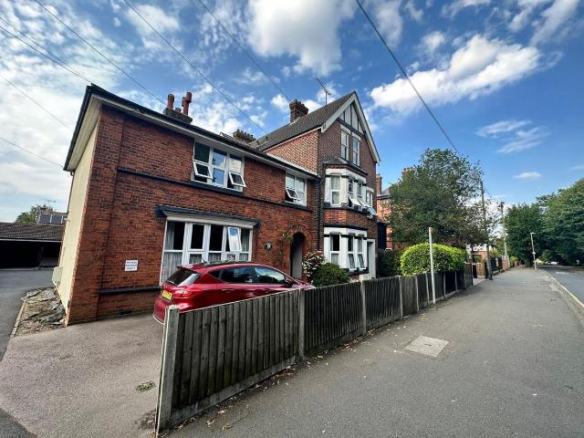 Highland Avenue, Brentwood CM15, 1 bed flat to rent, £1,400 pcm | PrimeLocation
