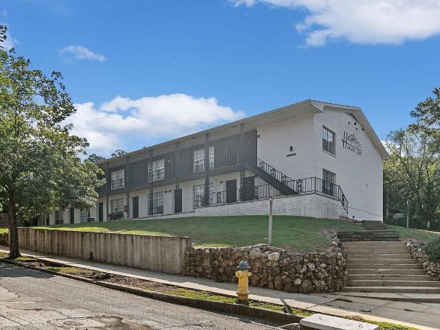Highland Cliffs 1 Bedroom Apartment for Rent at 3401 Cliff Rd S, Birmingham, AL 35205 Highland Park