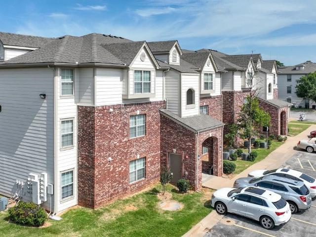 Highland Crossing Apartments 2 Bedroom Apartment for Rent at 8001 W Parkway Blvd, Tulsa, OK 74127