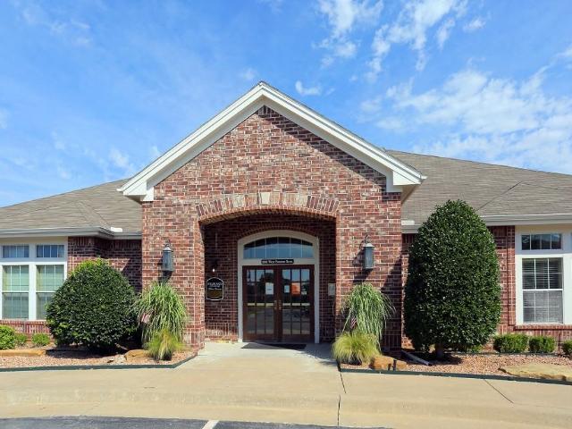 Highland Crossing Apartments 3 Bedroom Apartment for Rent at 8001 W Parkway Blvd, Tulsa, OK 74127