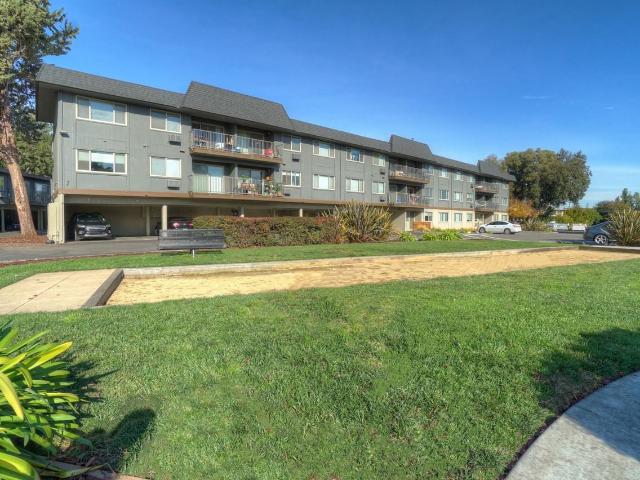 Highland Gardens 2 Bedroom Apartment for Rent at 234 Escuela Ave, Mountain View, CA 94040