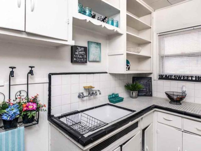 Highland Hills 2 Bedroom Apartment for Rent at 3003 E Southcross Blvd, San Antonio, TX 78223 Highland Hills
