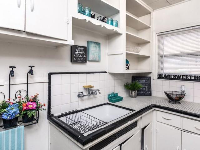 Highland Hills 3 Bedroom Apartment for Rent at 3003 E Southcross Blvd, San Antonio, TX 78223 Highland Hills