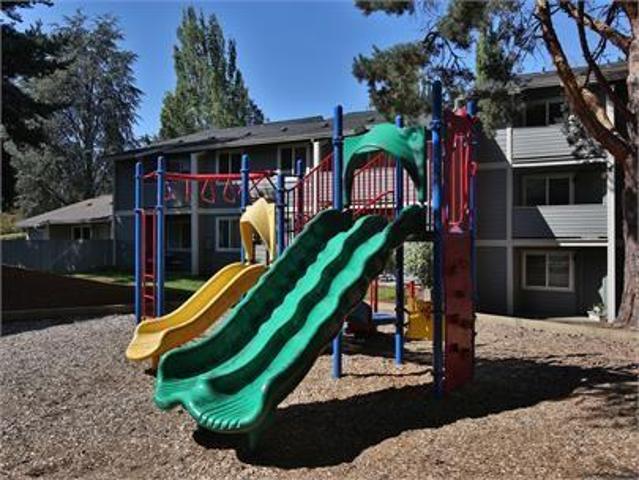 Highland Hills Apartments, LLC 2 Bedroom Apartment for Rent at 14100 Sw Allen Blvd, Beaverton, OR 97005 Highland