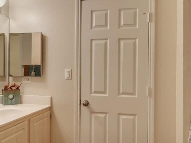 Highland Meadow Village 1 Bedroom Apartment for Rent at 10990 Highland Meadow Vlg Dr, Houston, TX 77089 Southbelt Ellington