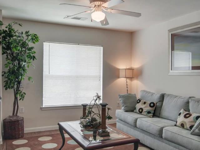 Highland Meadow Village 1 Bedroom Apartment for Rent at 10990 Highland Meadow Vlg Dr, Houston, TX 77089 Southbelt Ellington