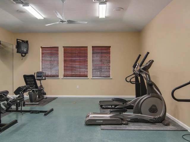 Highland Meadow Village 3 Bedroom Apartment for Rent at 10990 Highland Meadow Vlg Dr, Houston, TX 77089 Southbelt Ellington