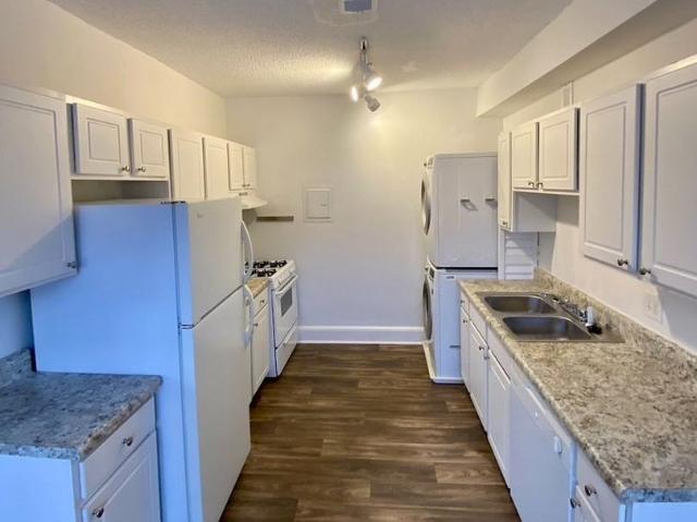 Highland Oaks 2 Bedroom Apartment for Rent at 800 788 800 Greenwood Avenue NE, Atlanta, GA 30306 Virginia Highland