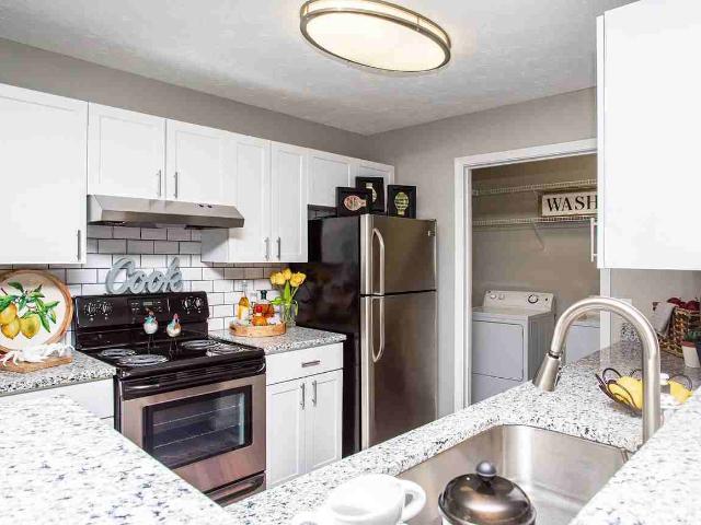 Highland Park Atlanta 3 Bedroom Apartment for Rent at 100 Highland Park Trl, Sandy Springs, GA 30350