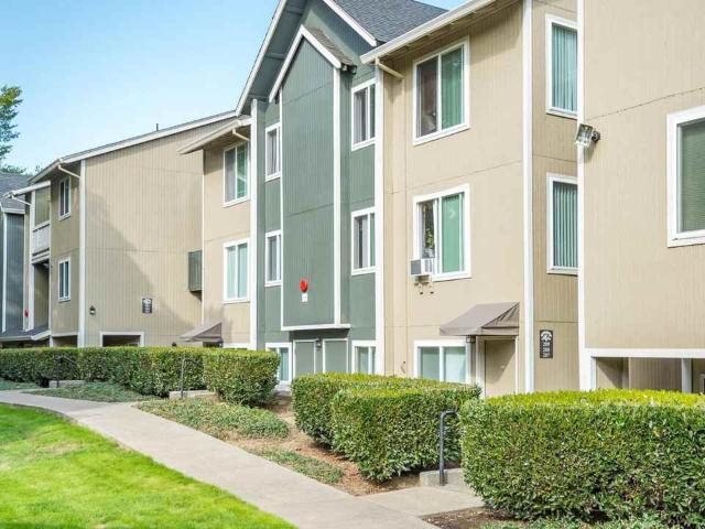 Highland Park Apartments 2 Bedroom Apartment for Rent at 24050 Se Stark St, Gresham, OR 97030 Gresham North Central