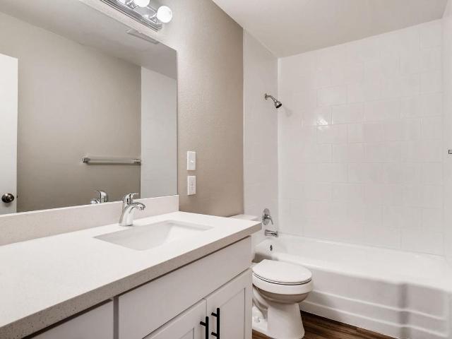 Highland Ridge 1 Bedroom Apartment for Rent at 3323 Ne 12th St, Renton, WA 98056 President Park