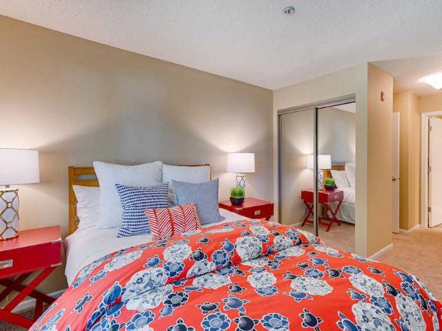 Highland Ridge 2 Bedroom Apartment for Rent at 2285 Stewart Ave, St. Paul, MN 55116 Highland