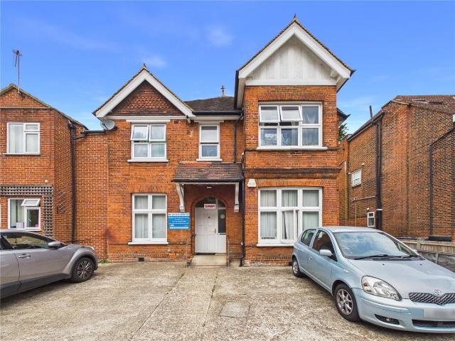 Highland Road, Bromley BR1, 2 bed flat to rent, £1,600 pcm | PrimeLocation