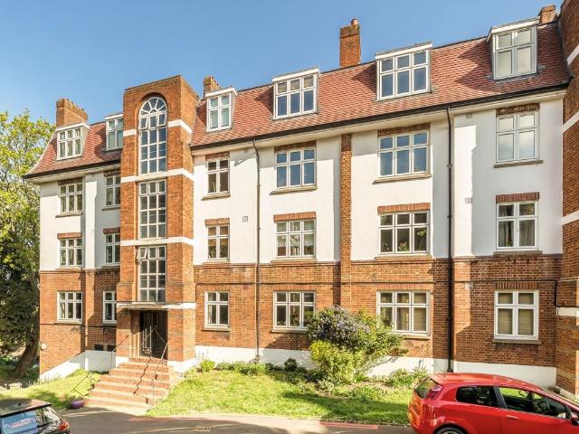 Highland Road, Crystal Palace SE19, 2 bed flat to rent, £2,000 pcm | PrimeLocation