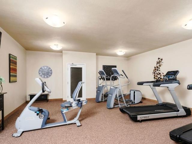 Highland Shores Apartments 2 Bedroom Apartment for Rent at 3100 Chestnut St N, Chaska, MN 55318