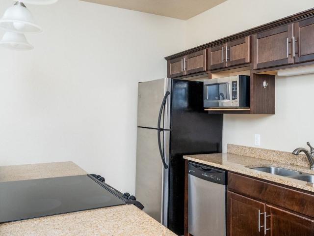Highland Shores Apartments 2 Bedroom Apartment for Rent at 3100 Chestnut St N, Chaska, MN 55318