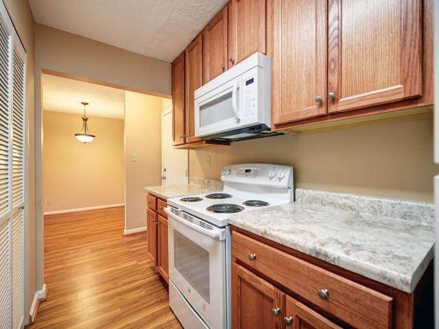 Highlands 2 bedroom apartment walking distance to Bardstown Road