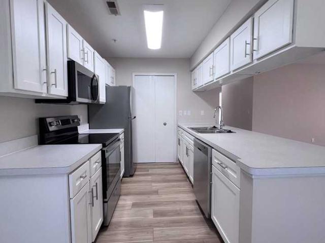 Highlands of Heritage Woods 2 Bedroom Apartment for Rent at 454 Crestmont Ct, Copley, OH 44321