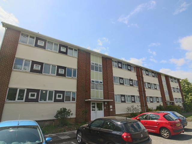 Highlands Road, Andover, Hampshire SP10, 2 bed flat to rent, £1,025 pcm | PrimeLocation
