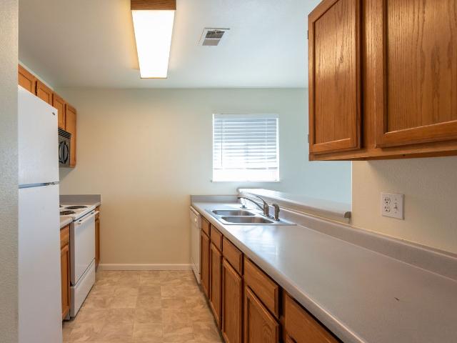 Highline Pointe Apts