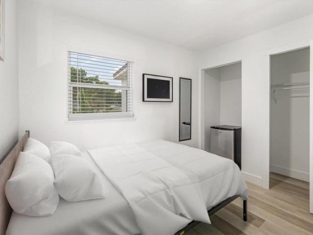 Highly rated house close to Kirkman Rd. and Univer