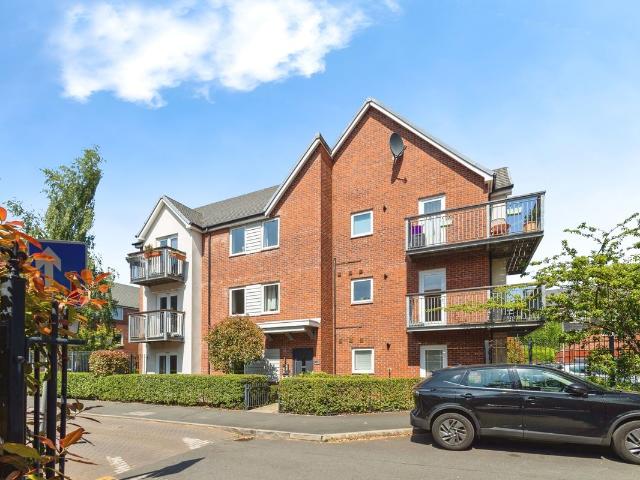 Highmarsh Crescent, Manchester M20, 2 bed flat to rent, £1,300 pcm | PrimeLocation