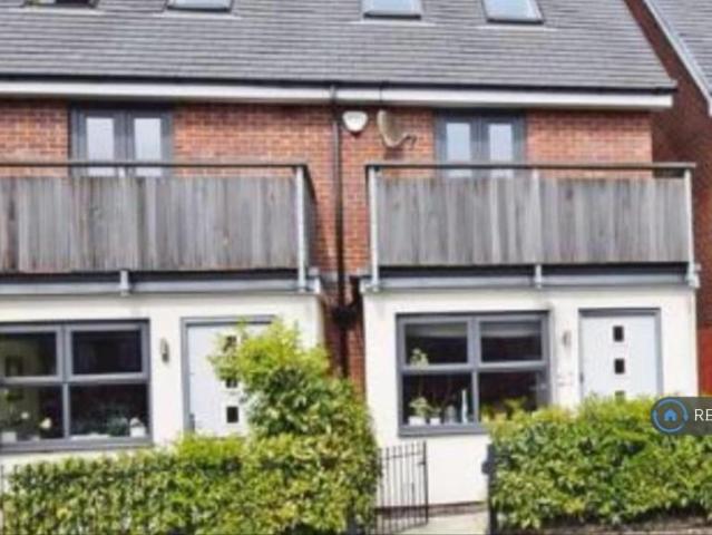 Highmarsh Cresent, West Didsbury, M20 3 bed semi detached house to rent £2,050 pcm £473 pw