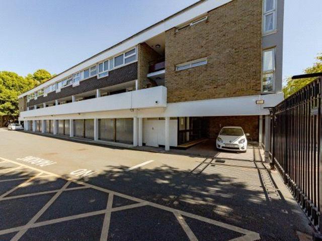 Highsett, Cambridge, Cambridgeshire CB2, 2 bed flat to rent, £2,250 pcm | PrimeLocation