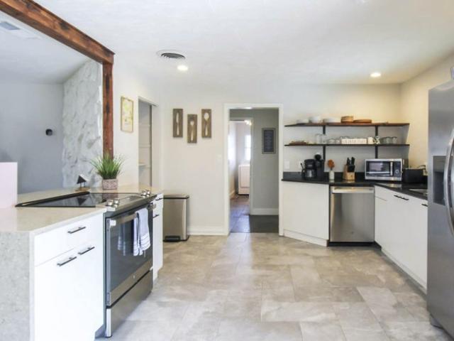 Highquality & beautiful Sarasota House with Dining