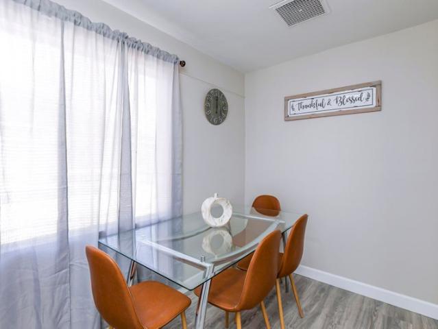 Highquality & cozy Las Vegas Duplex Multiplex wit