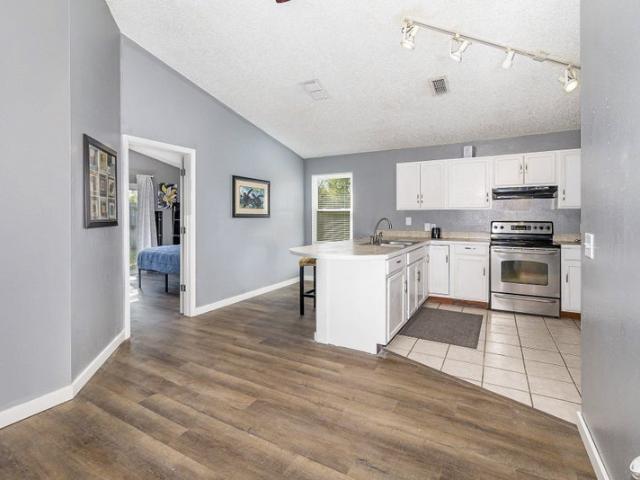 Highquality & newlyrenovated Orlando House with Ba
