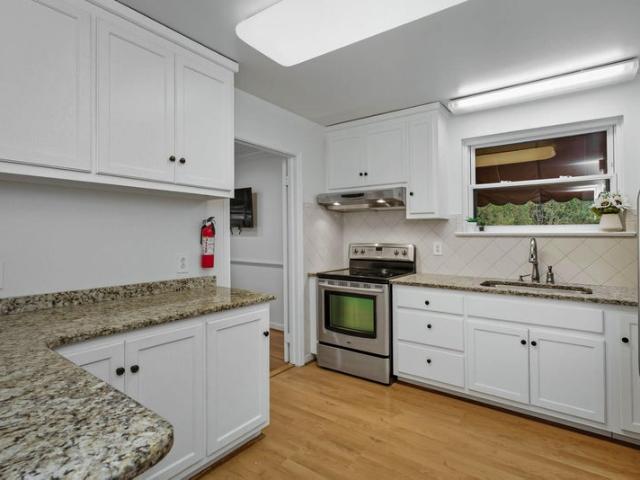 Highquality renovated house in Lakeside, Richmond