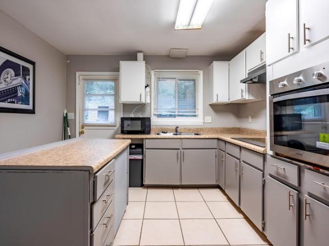 Highquality & spacious Decatur House with Backyard