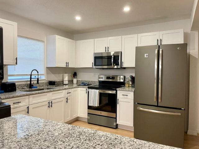 Highquality & spacious Lakeland House with Dining