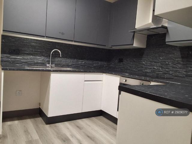 Highwood Lane, Loughton, IG10 6 bed end of terrace house to rent £5,300 pcm £1,223 pw