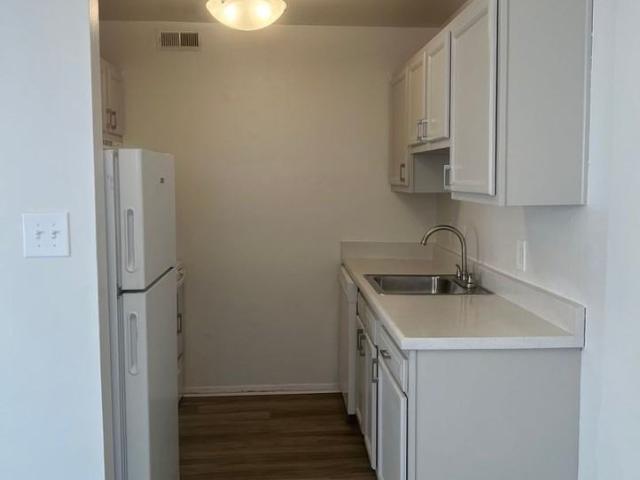 Highwater Flats 2 Bedroom Apartment for Rent at 17 Middlesex Rd, Newport News, VA 23606 Boulevard