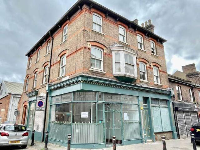 Hightown Road, Luton LU2, 1 bed detached house to rent, £990 pcm | PrimeLocation
