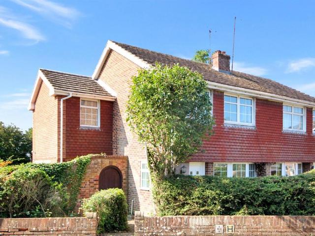 Highview Avenue North, Brighton 4 bed semi detached house to rent £2,250 pcm £519 pw