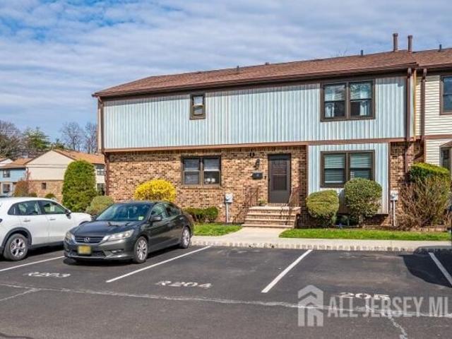 Highview Dr Unit,woodbridge Proper, Home For Sale