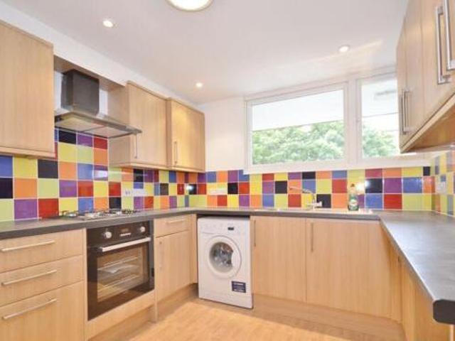 Highview Gardens, London, 3 Bedroom Maisonette