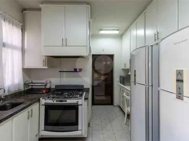 Higienópolis / R. Bahia / próx. Ao Parque Buenos Aires / 280 m² / 4 vagas / 3 suítes / lazer total