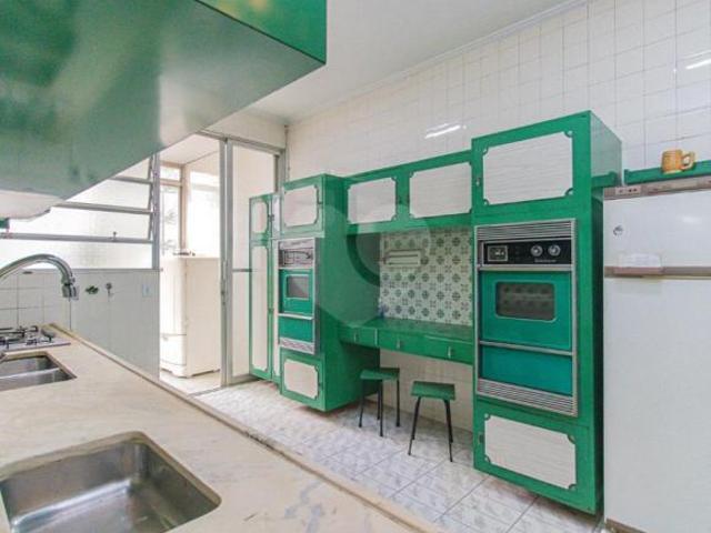 Higienopolis. 452 úteis. 4 dormitórios. 2 suites. 4 vagas