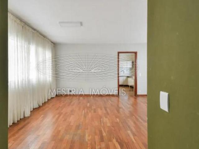Higienópolis | Apto com 139 m² | Planta original | Ideal para ser modernizada!