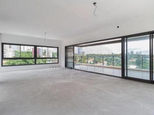 Higienópolis | Apto nunca habitado, com 260 m² e 3 vagas | Localização especial !