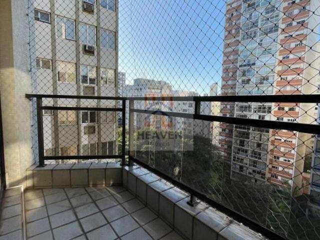 Higienópolis, apartamento de 160m² com 3 suítes e 2 vagas de garagem e elevador privativo