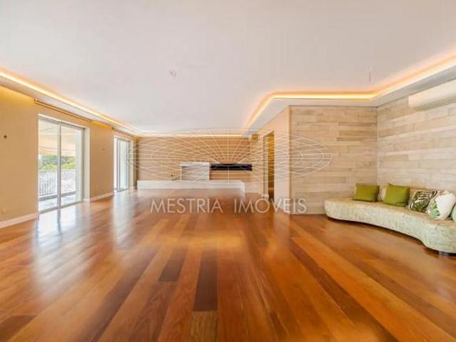 Higienópolis | Apartamento reformado | Com 468 m² | Próximo das praças Buenos Aires e Vilaboim!